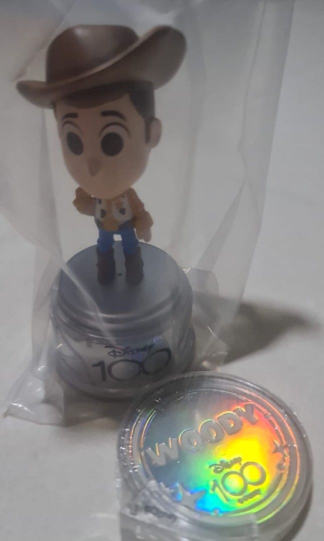 DISNEY 100 TROPHY (Elsa, buzz, woody, forky, Alien, Baymax, sulley ...