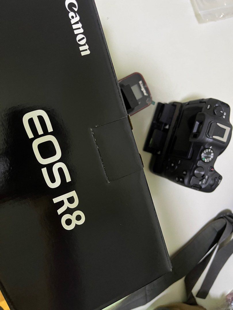 Eos R8 with battery grip, Photography, Cameras on Carousell