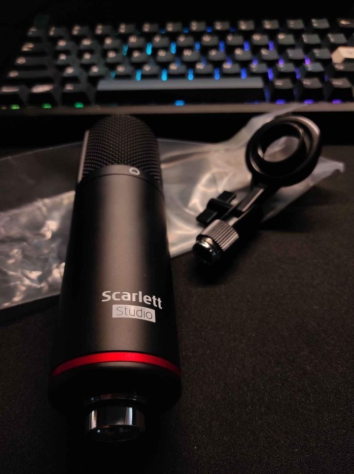 Focusrite Scarlett Studio CM25 MKIII (Third Generation Mic), Audio ...
