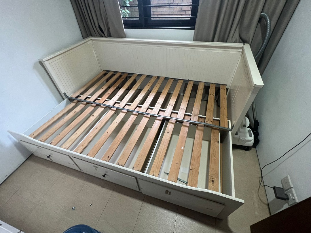 For free - extendable bed frame., Furniture & Home Living, Furniture ...