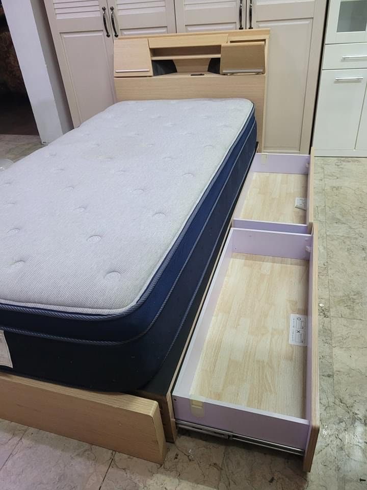 FS: SINGLE size BED SET *easy assembly *solid wood, ply wood, mat'ls ...