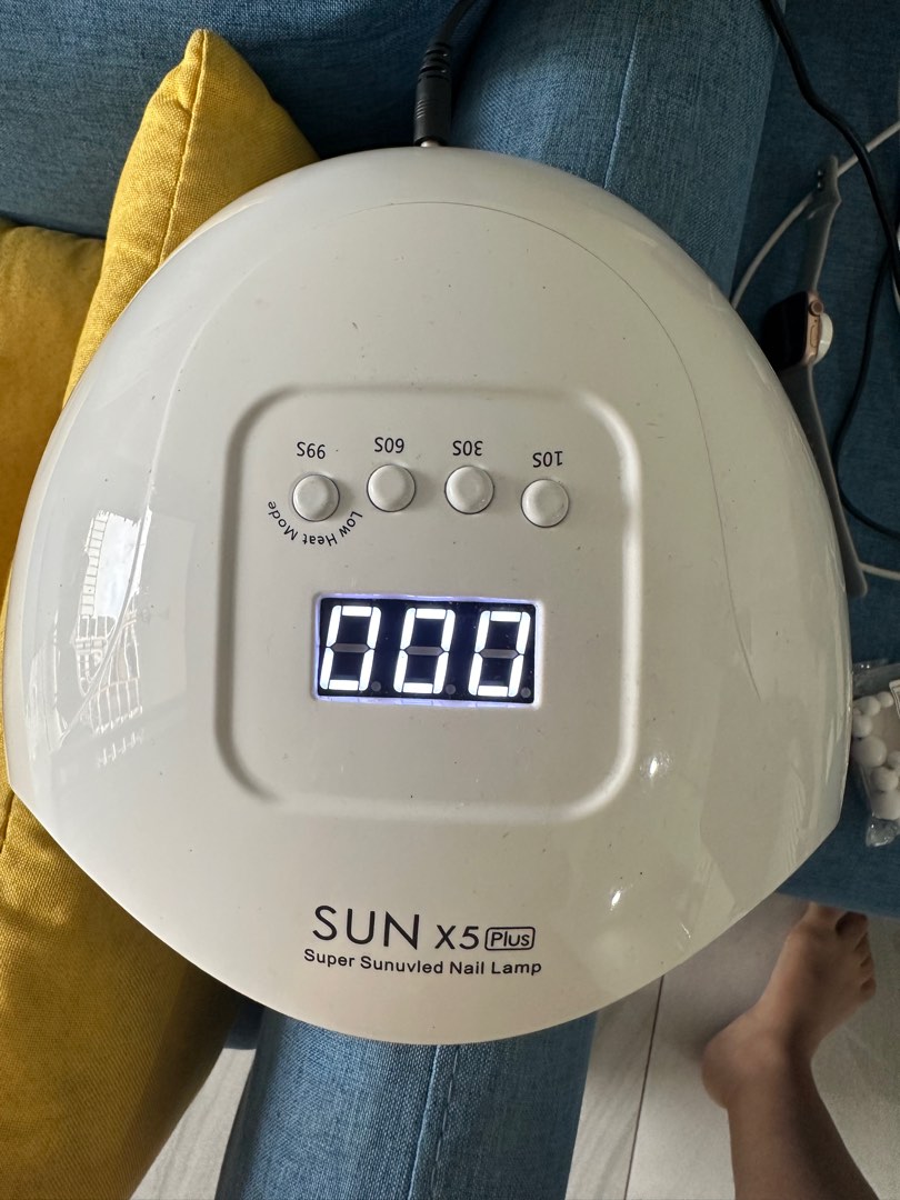 Gel nail polish machine, Beauty & Personal Care, Hands & Nails on Carousell