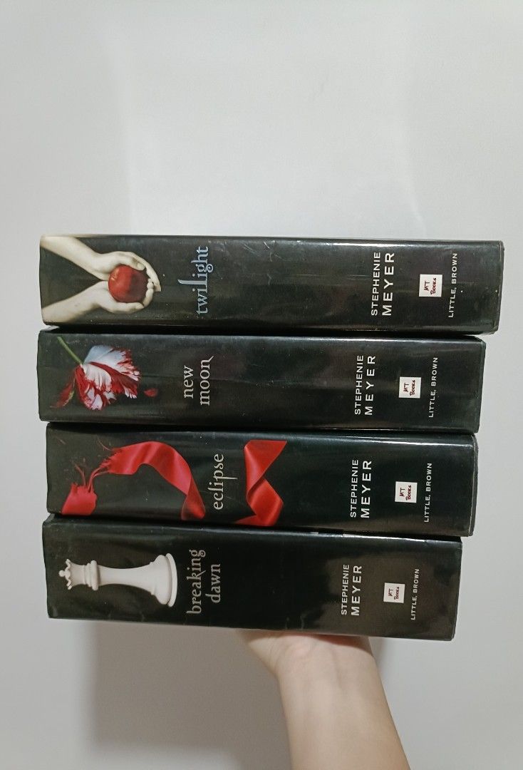 HARDBACK Twilight Saga by Stephenie Meyer, Hobbies & Toys, Books ...