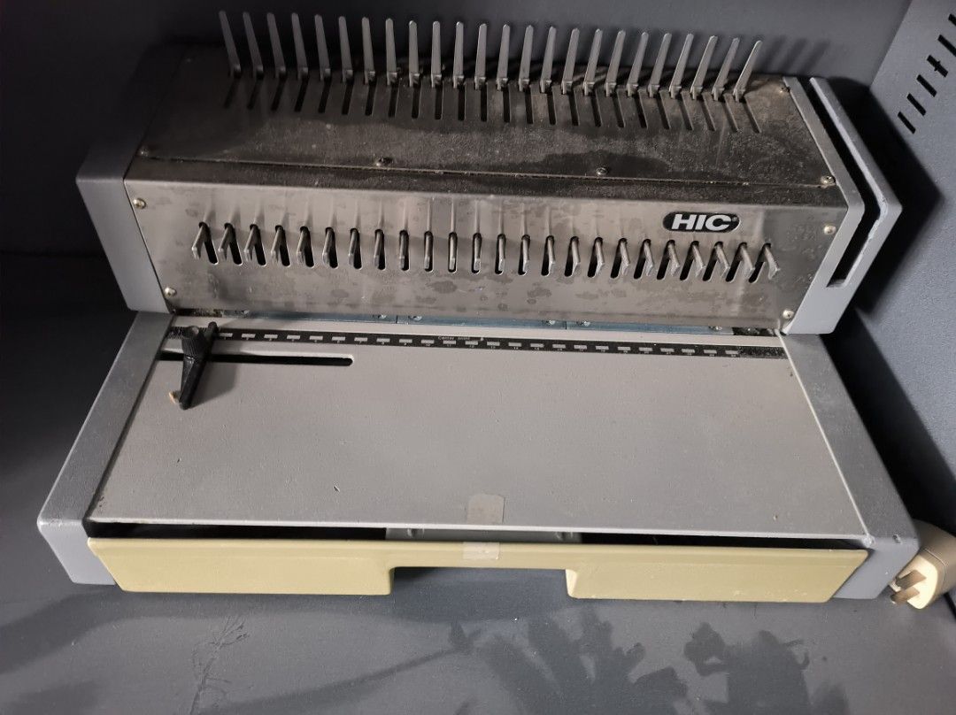 中用量 HIC 24孔 F4 A4 紙 膠圈釘裝機 binding machine office stationery 原價$3380, 興趣 ...
