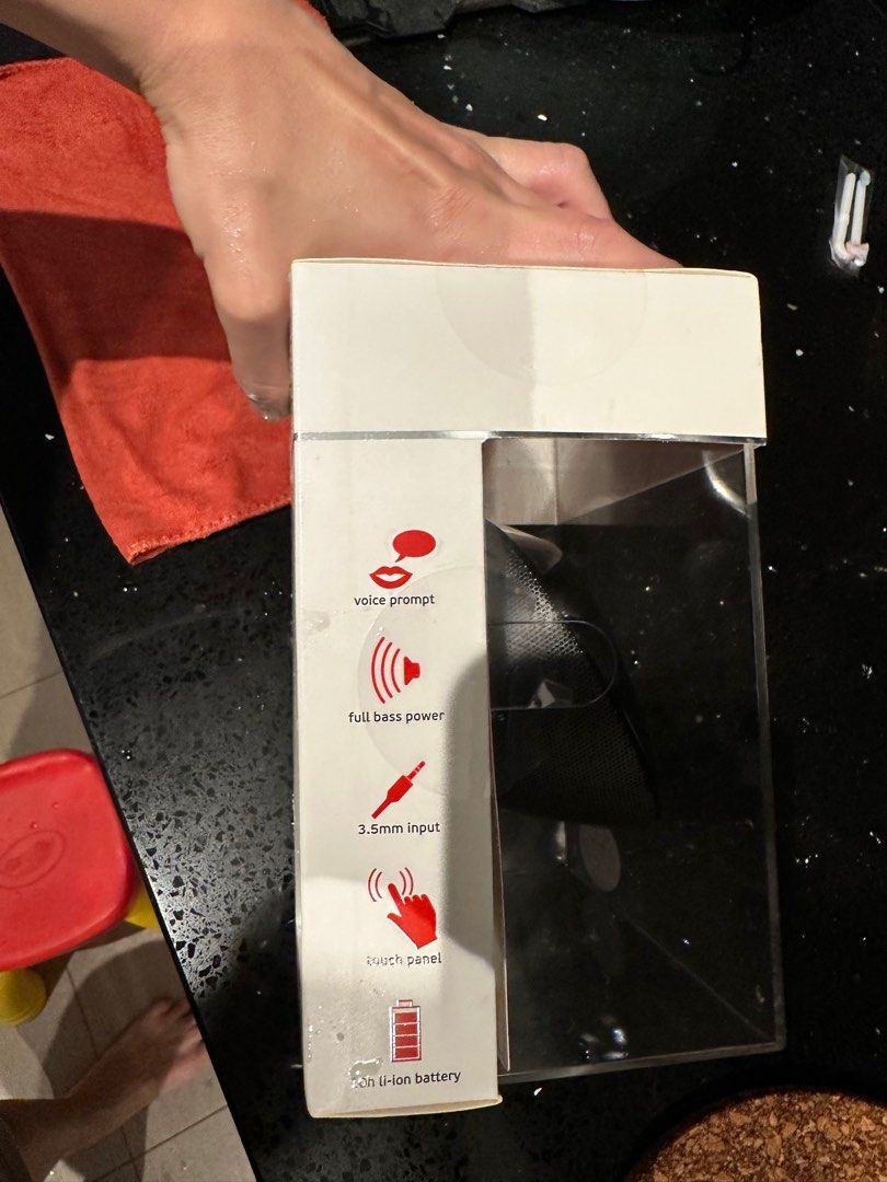 IUI Portable bluetooth speaker, Audio, Portable Music Players on Carousell