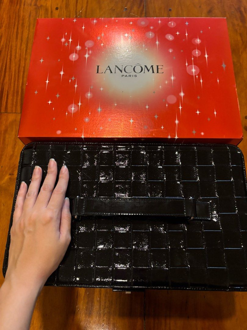 Lancôme gift box set, Beauty & Personal Care, Face, Makeup on Carousell