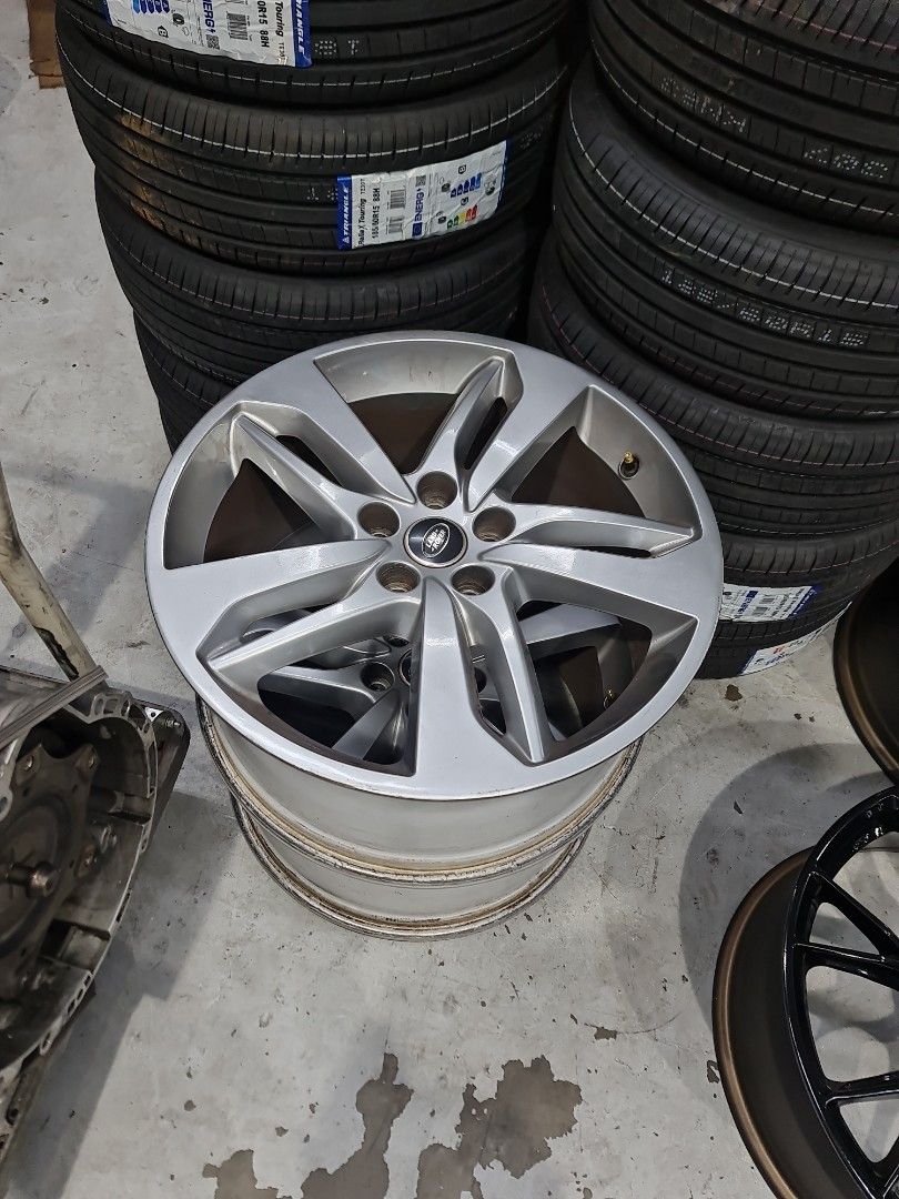 Land Rover Original Rim 20", Car Accessories, Tyres & Rims on Carousell