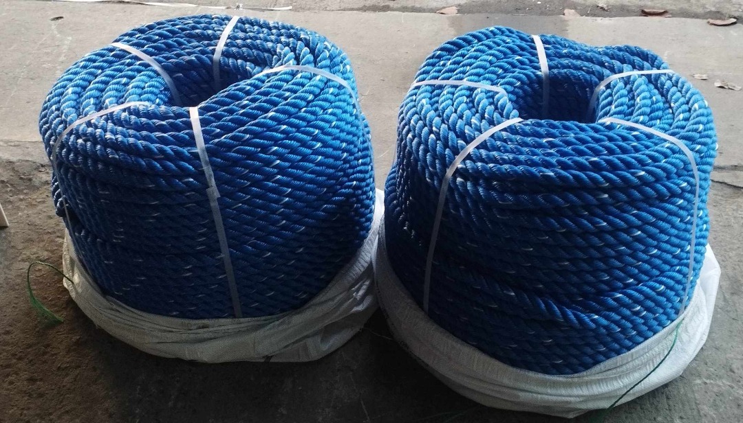 Nylon Rope 24mm, Commercial & Industrial, Industrial Equipment on Carousell