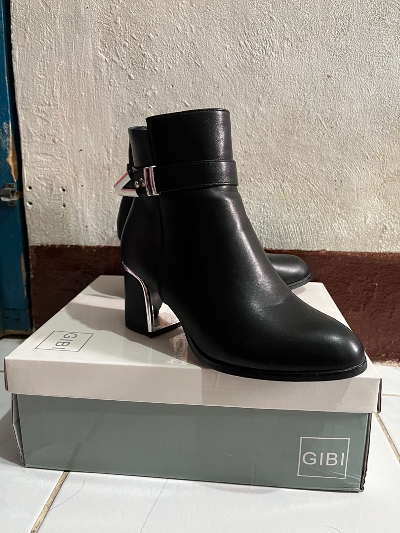ORIGINAL GIBI BOOTS, Women's Fashion, Footwear, Boots on Carousell