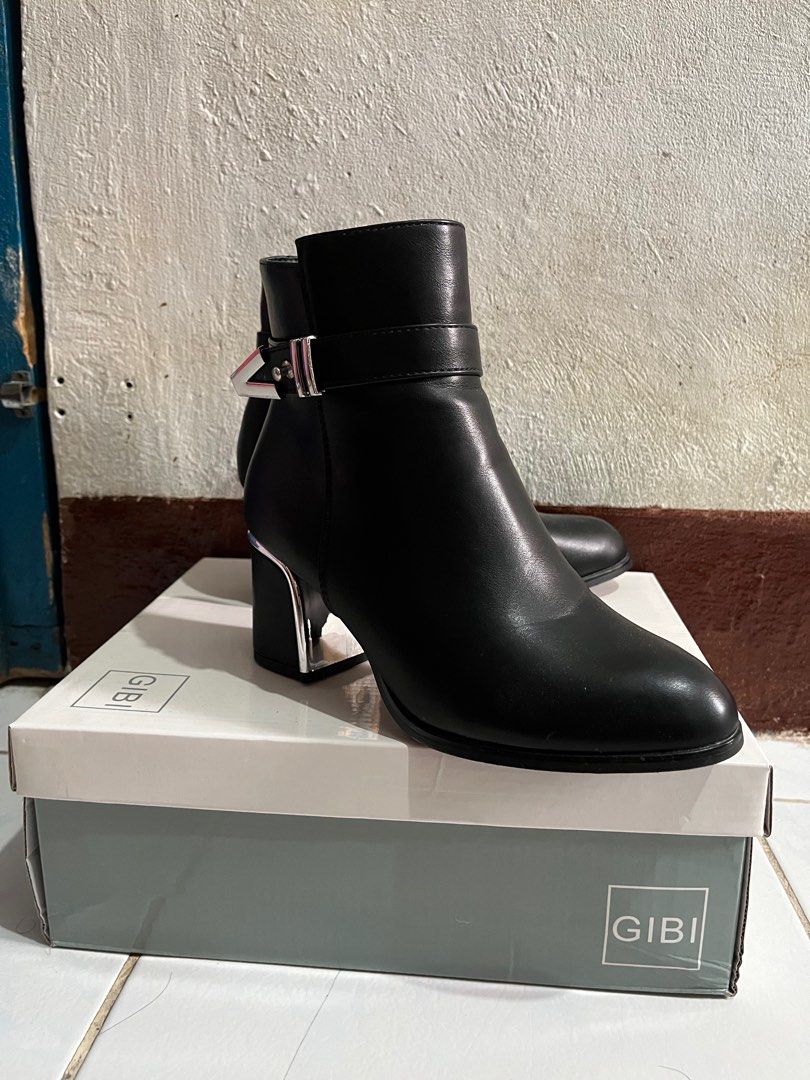 ORIGINAL GIBI BOOTS, Women's Fashion, Footwear, Boots on Carousell