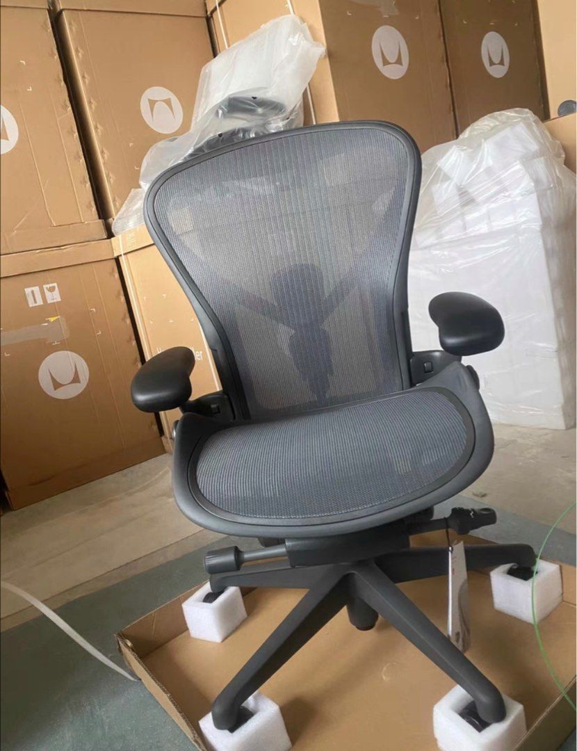 (READY STOCK)Herman Miller Aeron Remastered Ergonomic Chair , Furniture ...