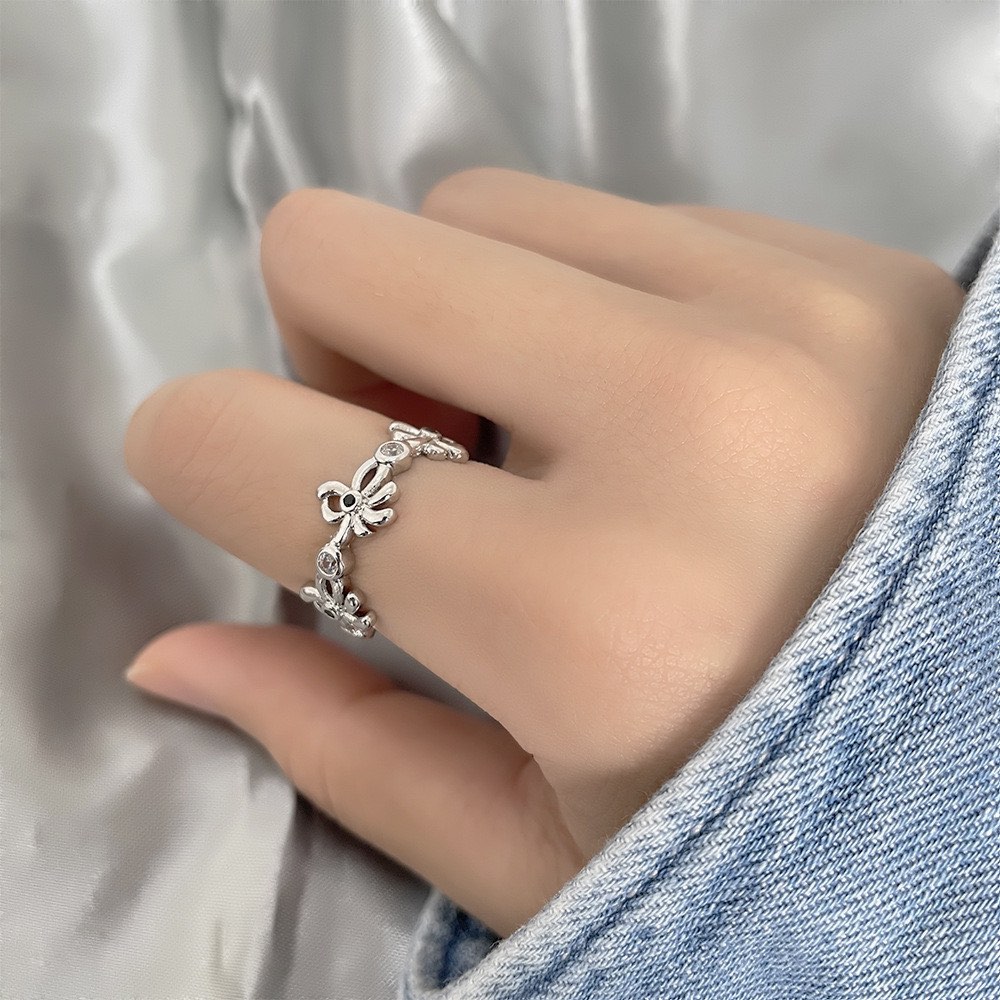 Ring, Women's Fashion, Jewelry & Organisers, Rings on Carousell