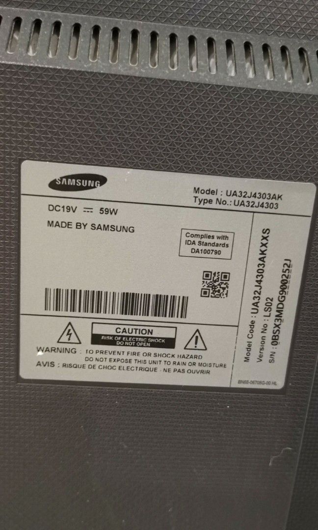 Samsung 32" Smart TV UA32J, TV & Home Appliances, TV & Entertainment ...