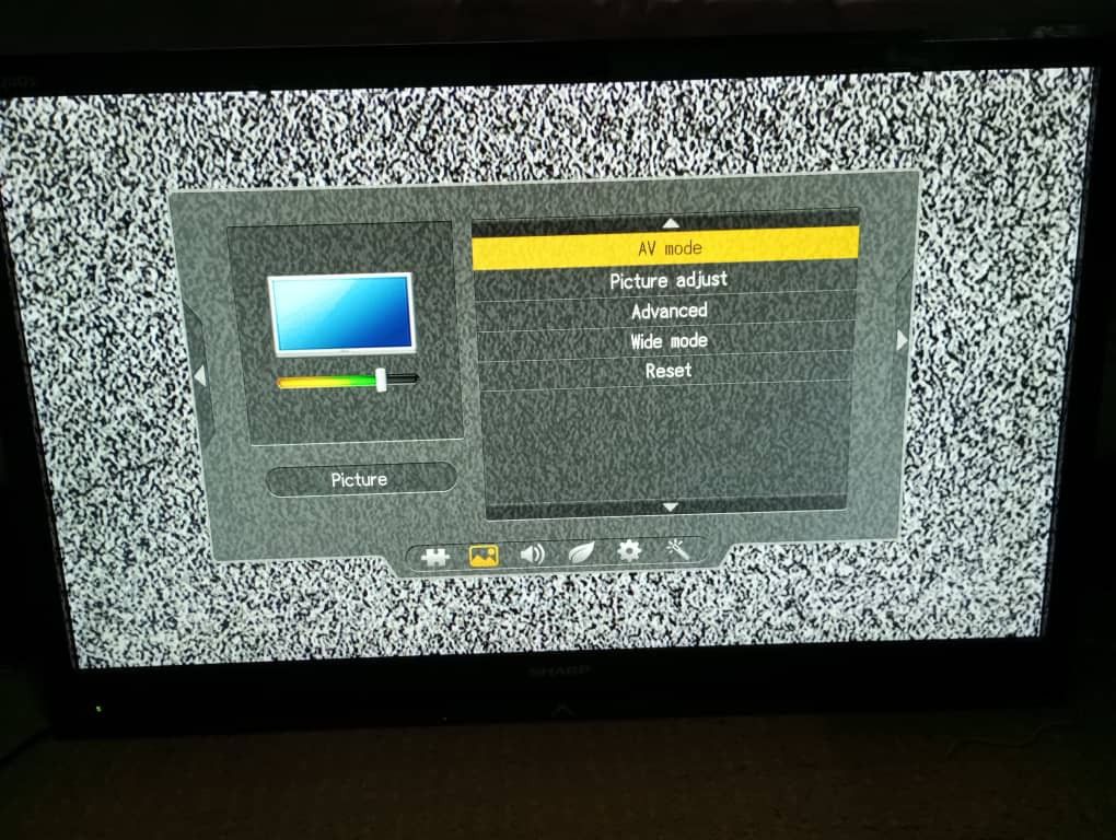 Sharp LCD 32" inch (WORKING CONDITION!) LC-32LE240M, TV & Home ...