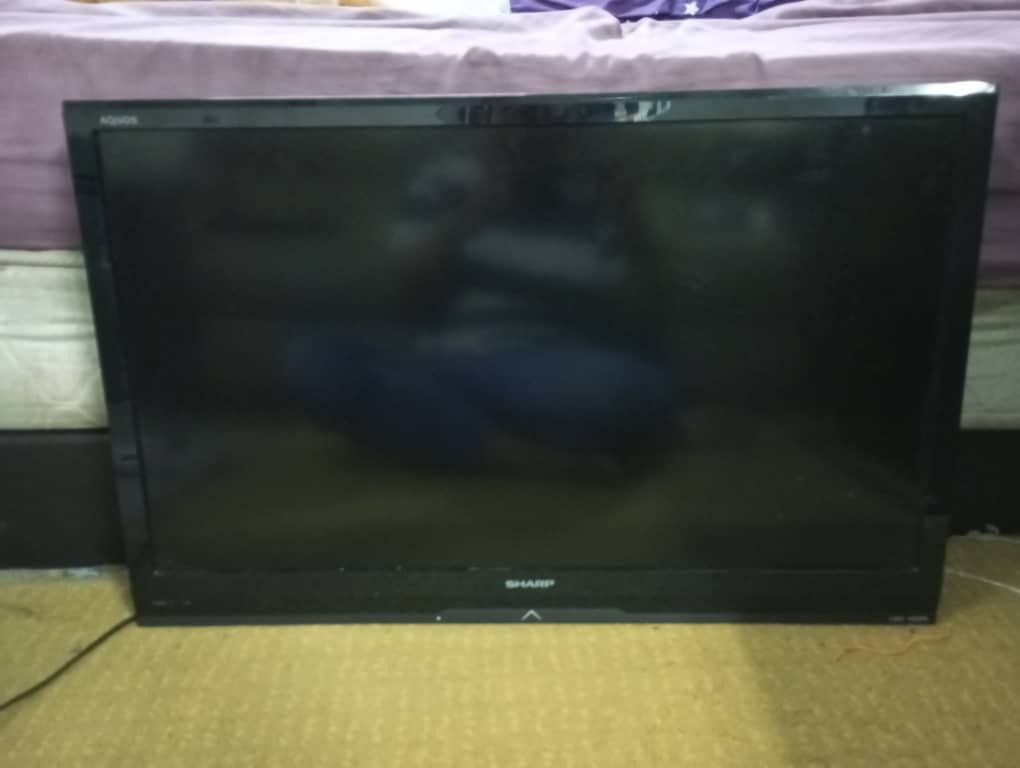Sharp LCD 32" inch (WORKING CONDITION!) LC-32LE240M, TV & Home ...