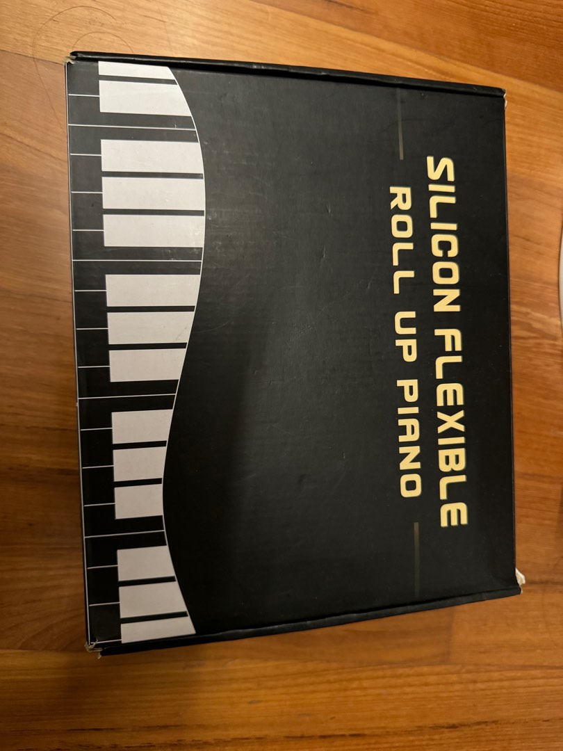 Silicon flexible roll up piano, Hobbies & Toys, Music & Media, Musical Instruments on Carousell