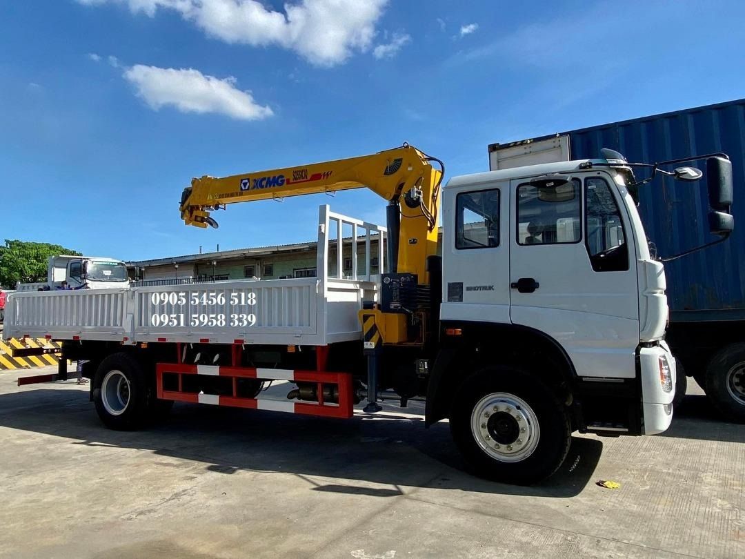 Sinotruk H5 6 wheeler cargo boom truck with 5 tons 190HP euro 2 ...