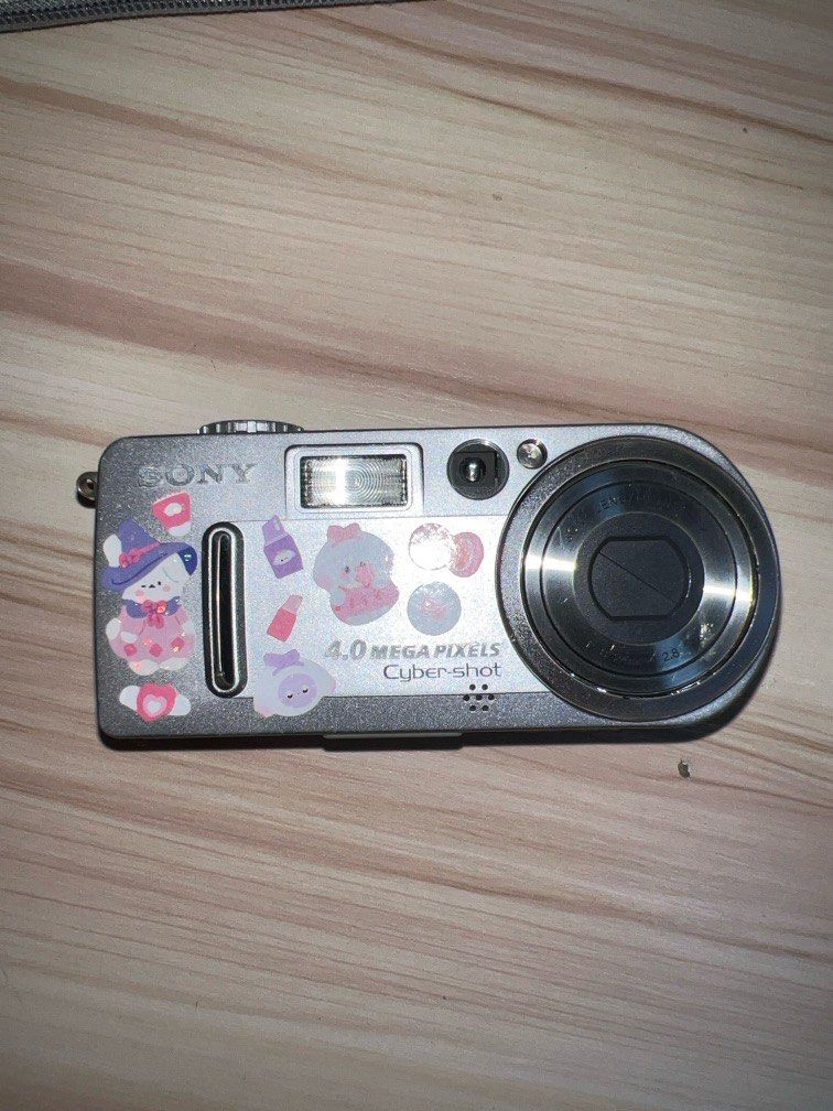 sony p200 digital camera, Photography, Cameras on Carousell
