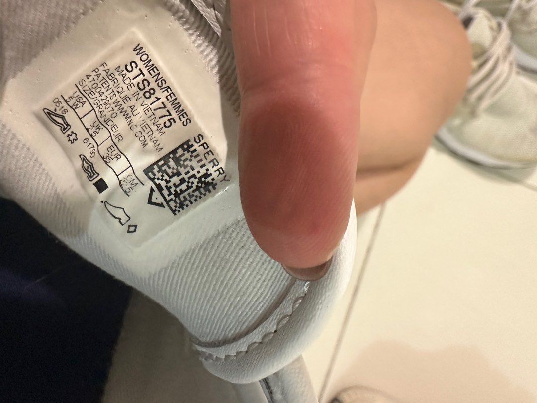 Sperry Crest Loop Leather, Women's Fashion, Footwear, Sneakers on Carousell