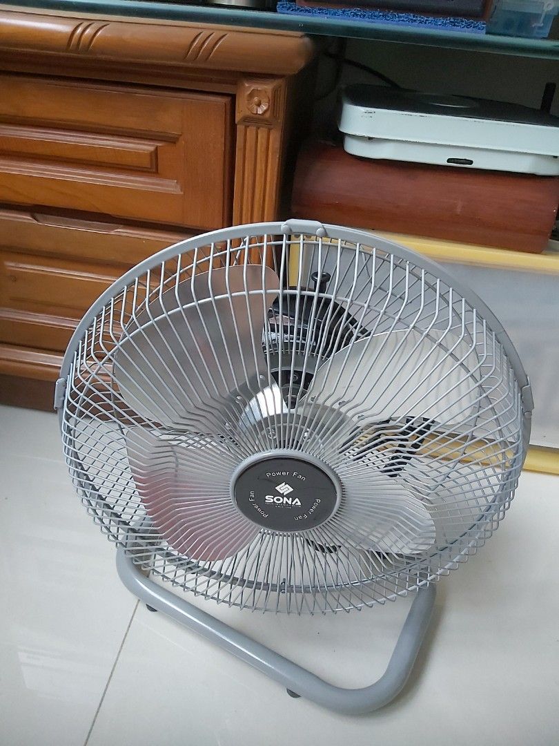 Table Fan, Furniture & Home Living, Lighting & Fans, Fans on Carousell