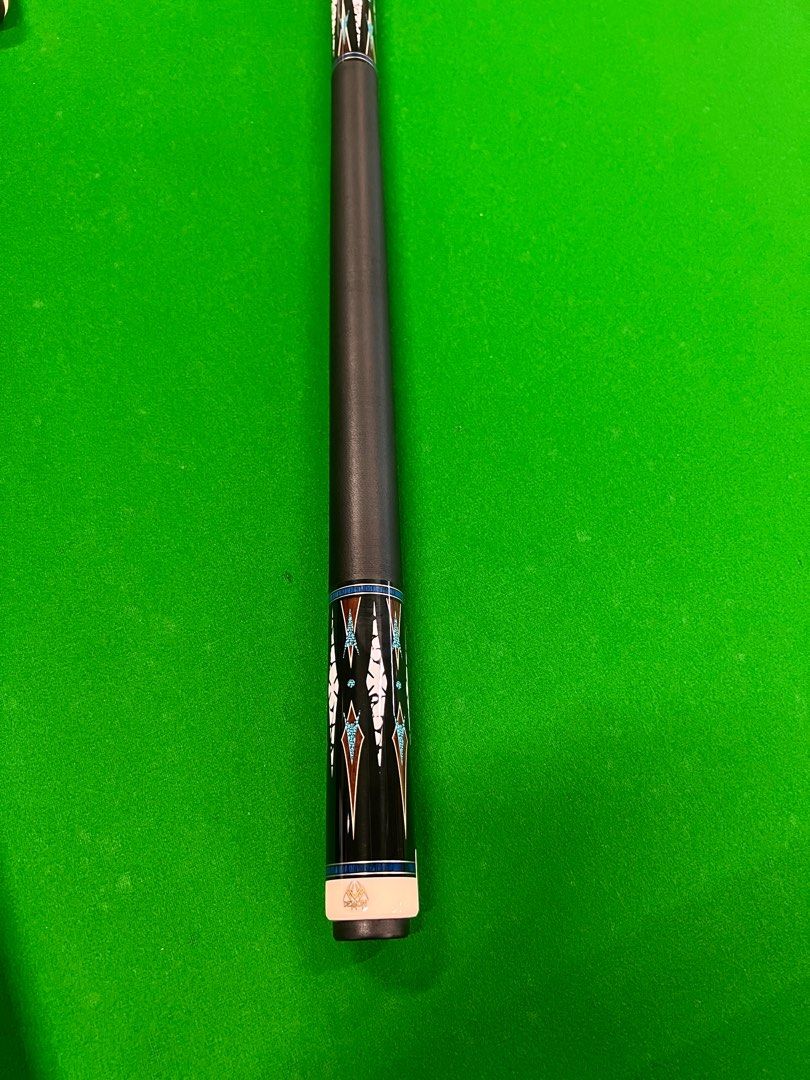 Taiwan MIT pool cue, Sports Equipment, Sports & Games, Billiards ...
