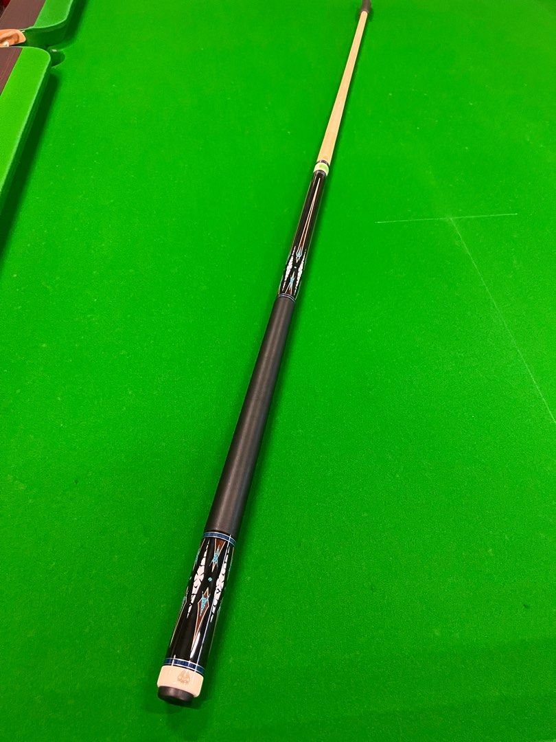 Taiwan MIT pool cue, Sports Equipment, Sports & Games, Billiards ...