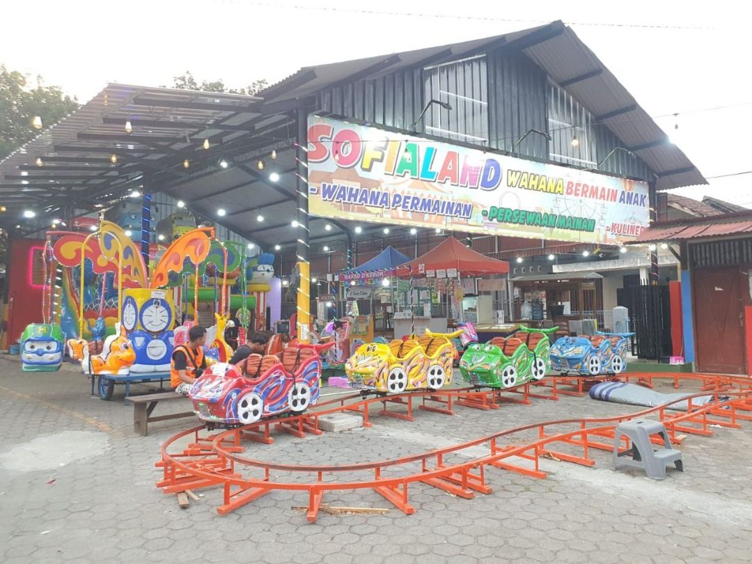Tempat Bermain Anak Outdoor Di Semarang Sofia Land Info : +62 8121 2000 436, Bayi & Anak, Mainan ...