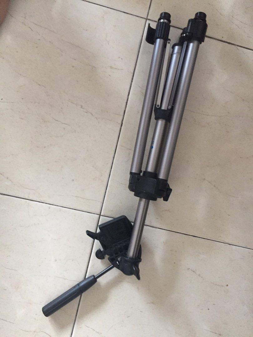 Tripod camera stand( one leg broken), Photography, Photography ...