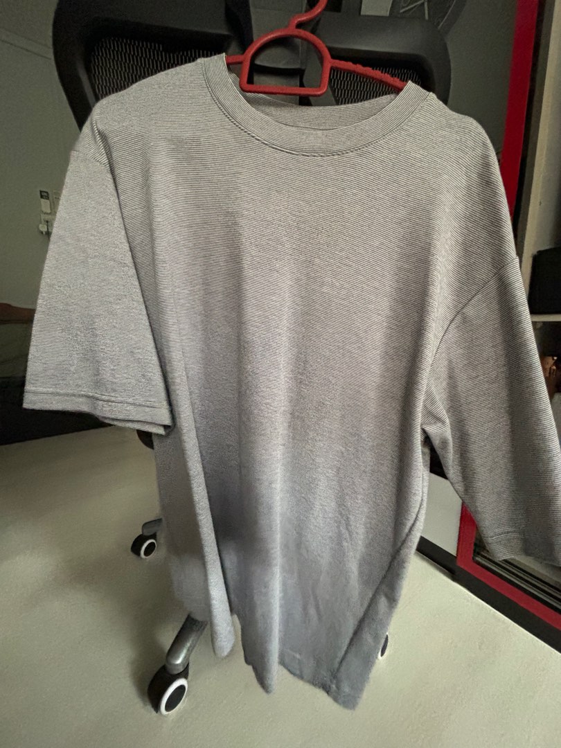 Uniqlo Airism Tee, Men's Fashion, Tops & Sets, Tshirts & Polo Shirts on ...