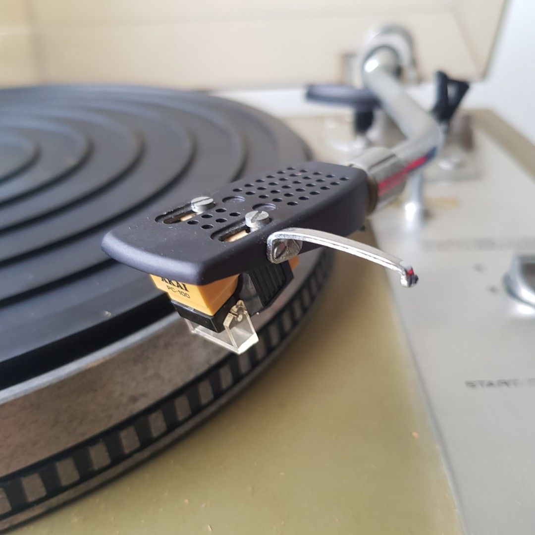 Vintage AKAI Turntable AP-306C, Audio, Other Audio Equipment on Carousell