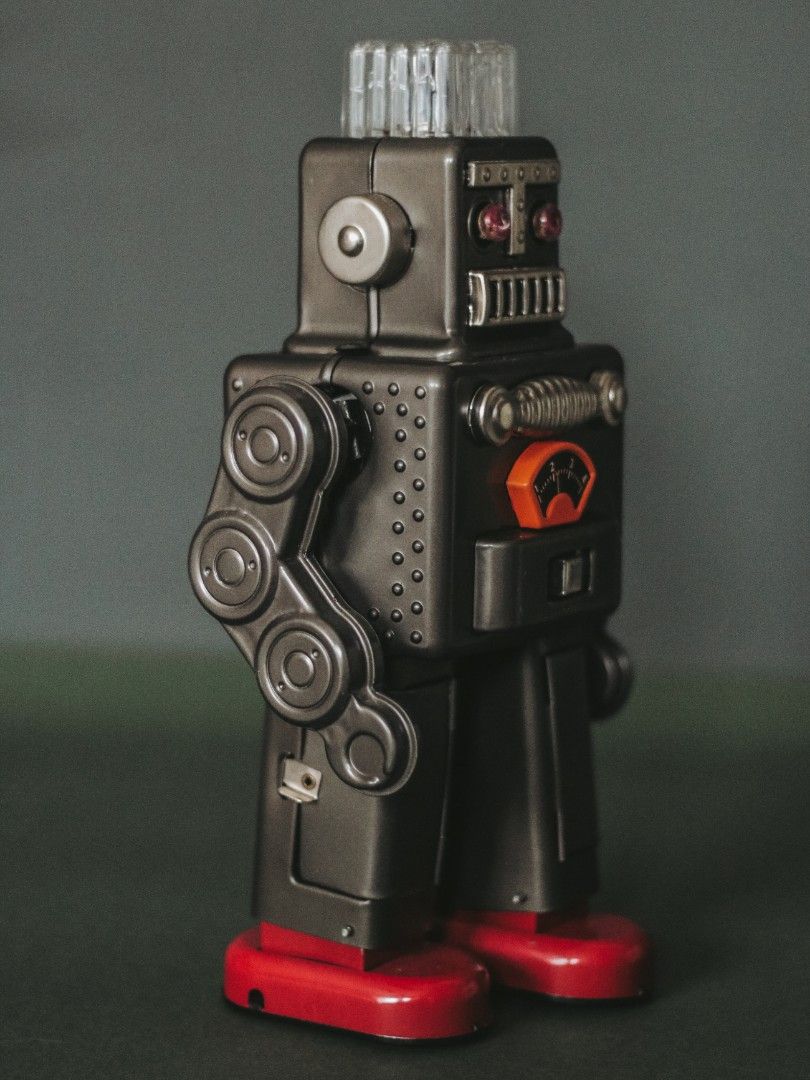 Smoking Space Man Vintage Tin Robot, Hobbies & Toys, Memorabilia ...