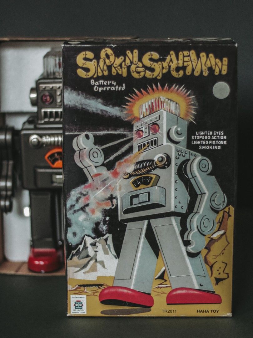 Smoking Space Man Vintage Tin Robot, Hobbies & Toys, Memorabilia ...
