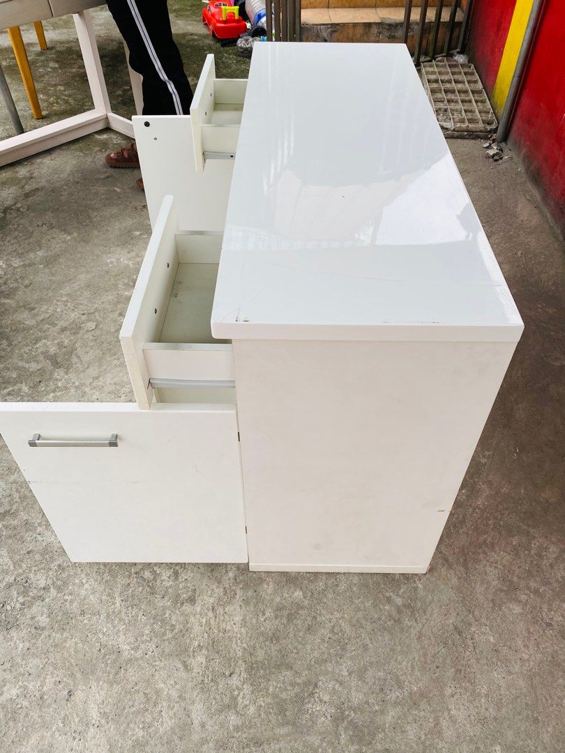 WHITE DUCO FINISH LATERAL KITCHEN CABINET IN GOOD CONDITION 3 DRAWERS 2 ...