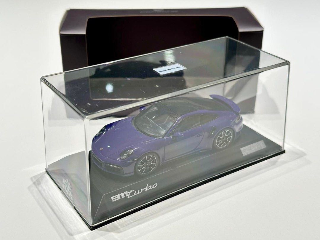1/43 Dealer Edition Porsche 911 (992) Turbo Irish Green Ultraviolet ...
