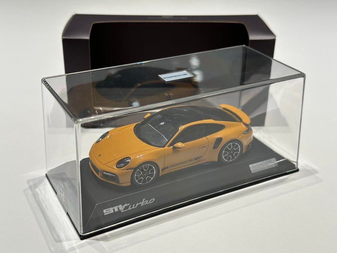 1/43 Dealer Edition Porsche 911 (992) Turbo Irish Green Ultraviolet ...