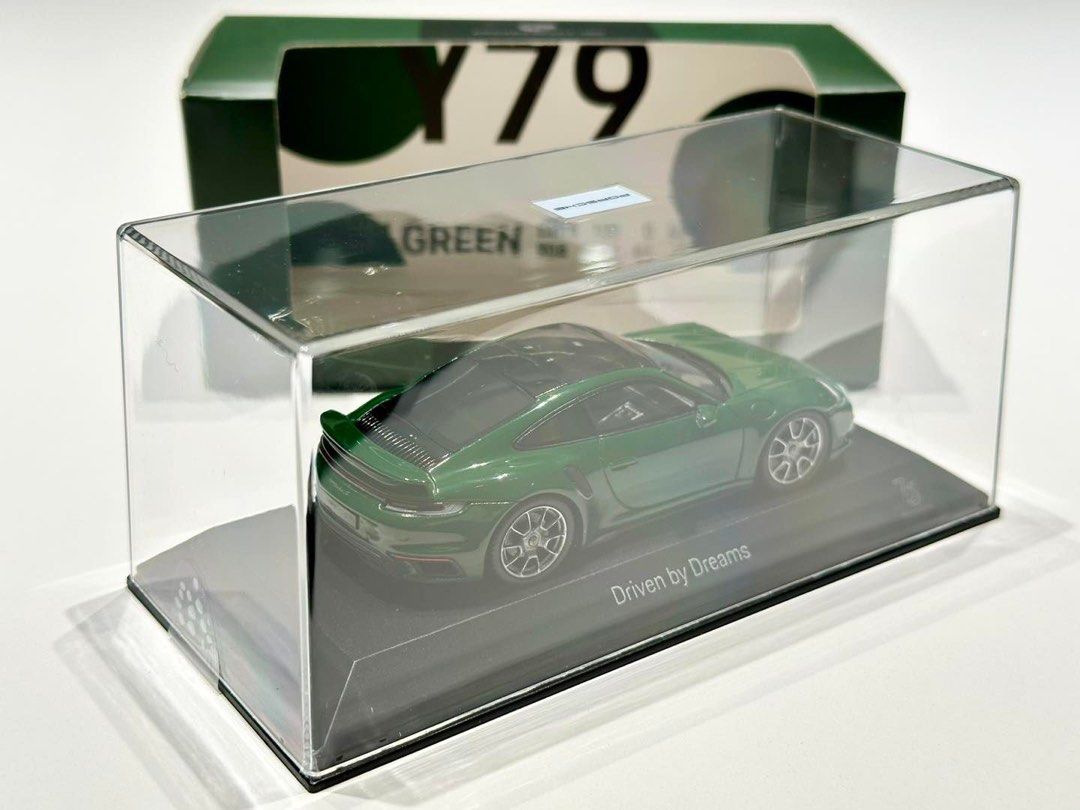 1/43 Dealer Edition Porsche 911 (992) Turbo Irish Green Ultraviolet ...