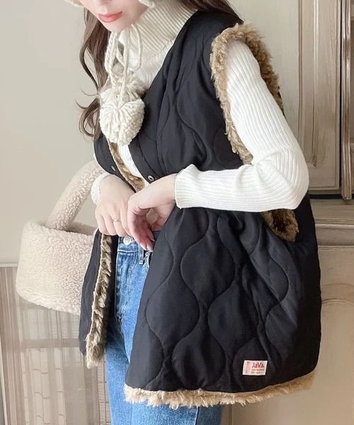 預購 日本品牌 Java 2way 棉絮絎縫 x 毛毛雙面背心 3色 Ivory / Black / Khaki 4碼, 女裝, 外套及戶外衣服 - Carousell