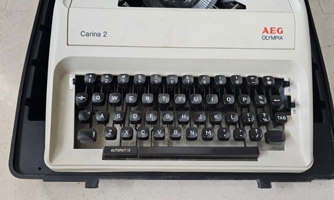 AEG Olympia Carina 2 Typewriter, Computers & Tech, Office & Business ...