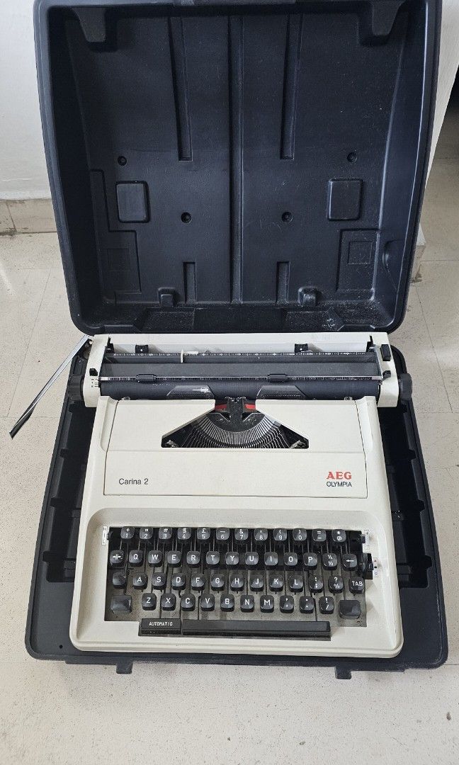 AEG Olympia Carina 2 Typewriter, Computers & Tech, Office & Business ...