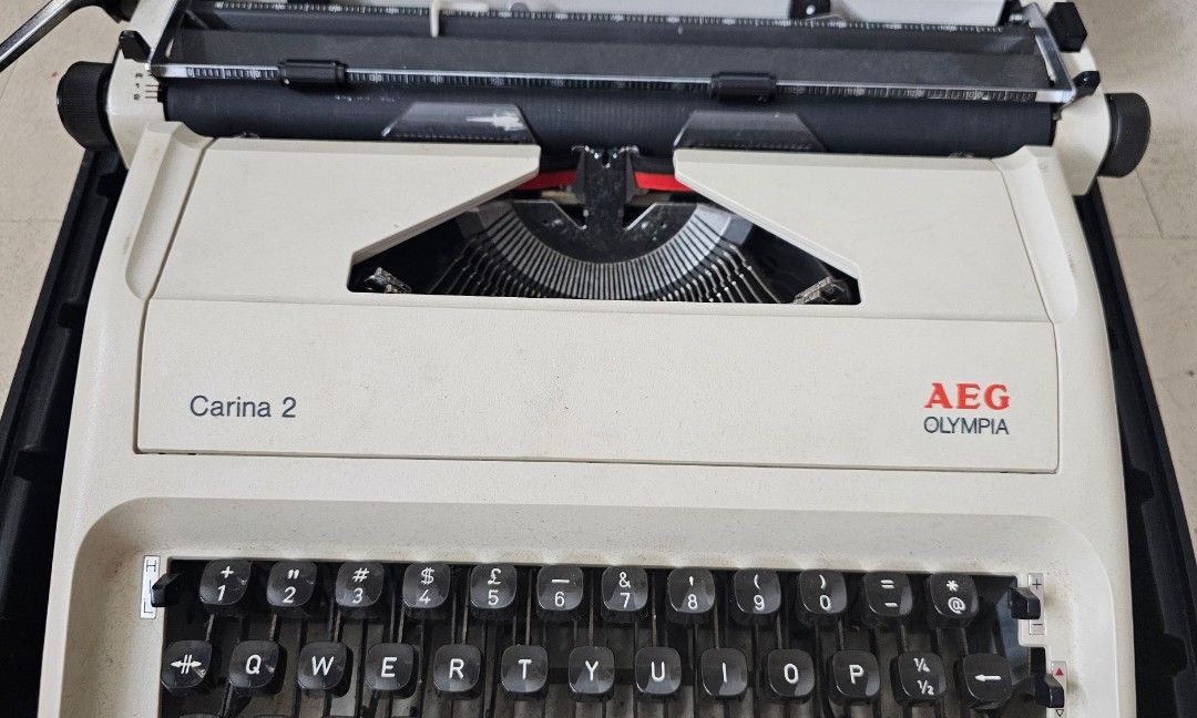 AEG Olympia Carina 2 Typewriter, Computers & Tech, Office & Business ...
