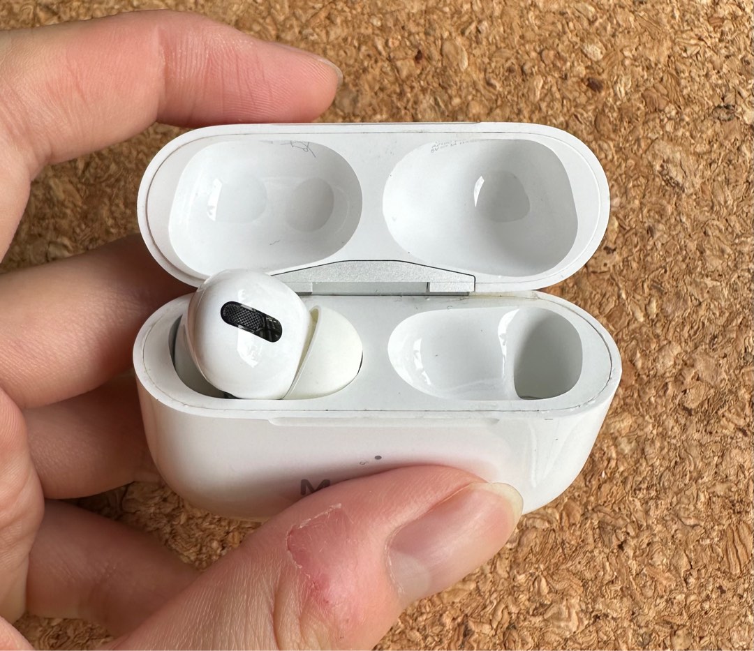 Airpods Pro Gen 1 (Left earbud) + Case, Audio, Earphones on Carousell