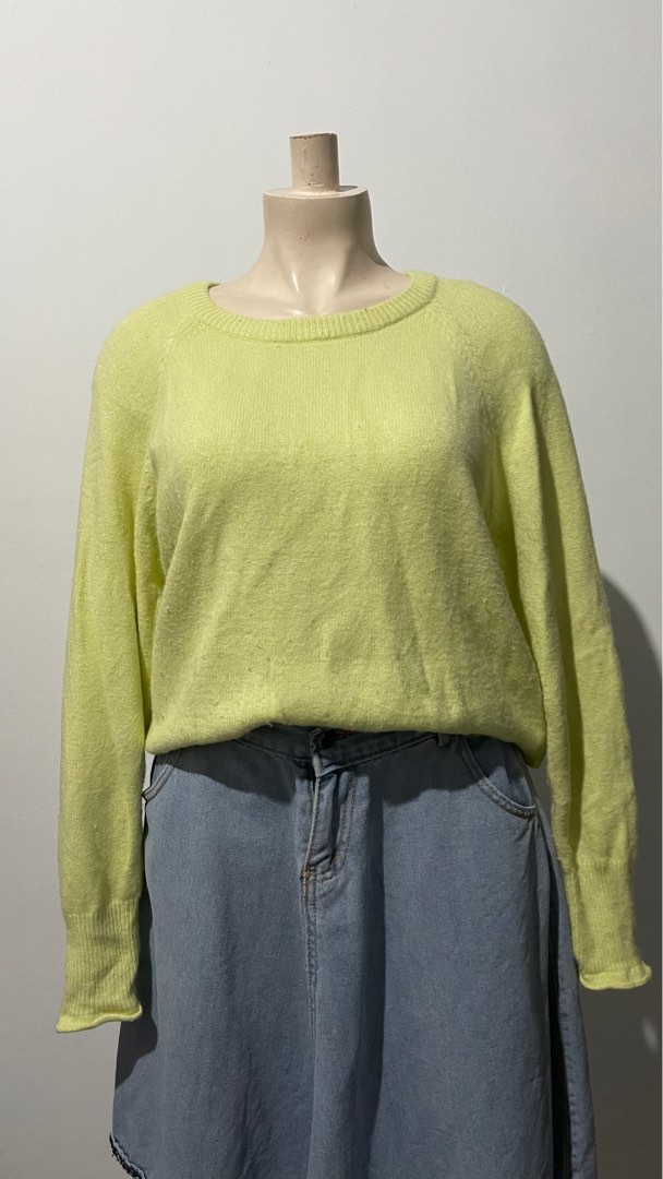 Apple Green Sweater, Women's Fashion, Tops, Longsleeves on Carousell
