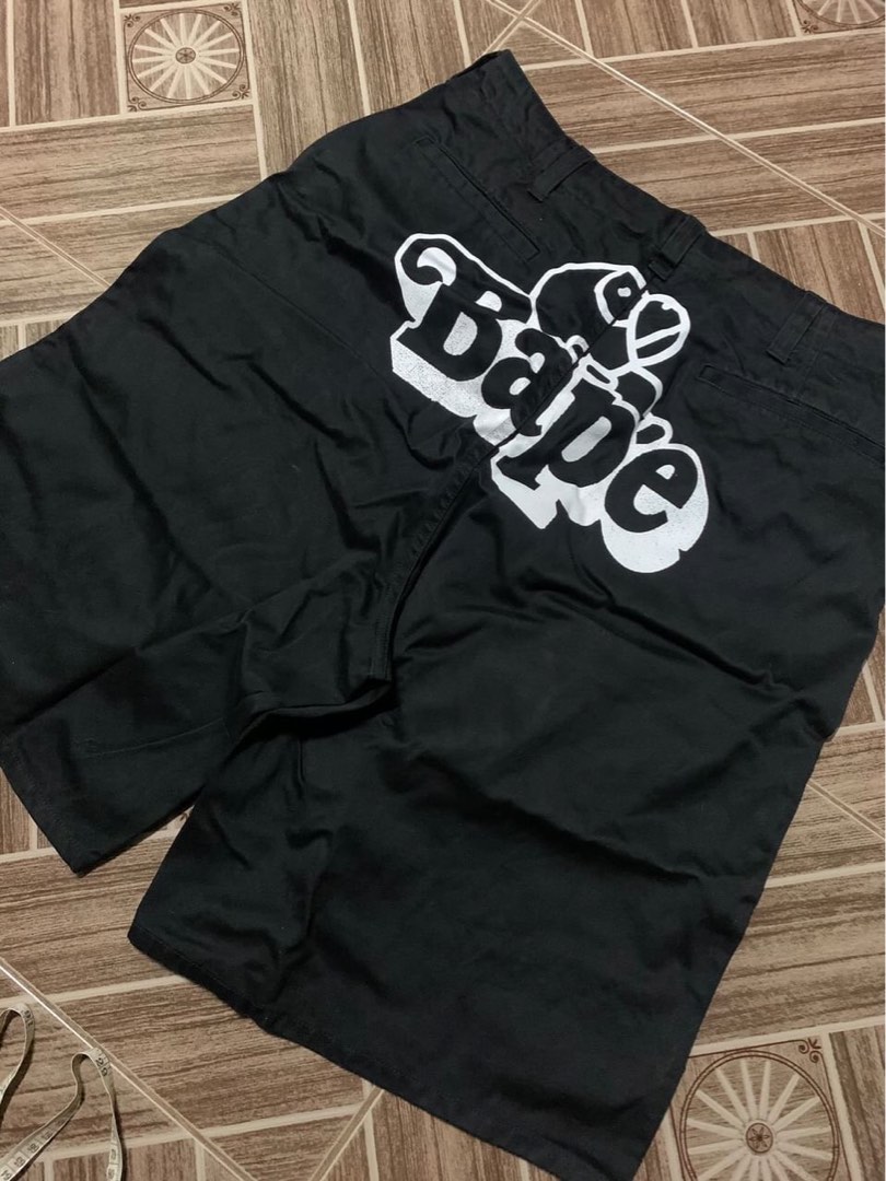 Bape jorts, Announcements on Carousell