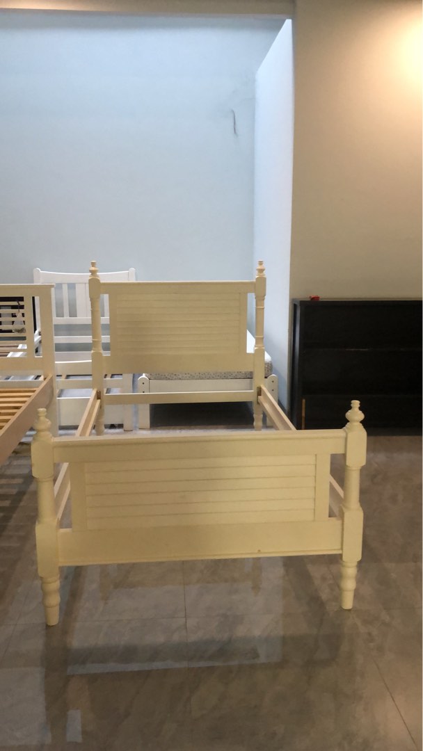 BARU Stok Banyak Divan Dipan Minimalis Putih 100x200 Brand New Fresh in ...