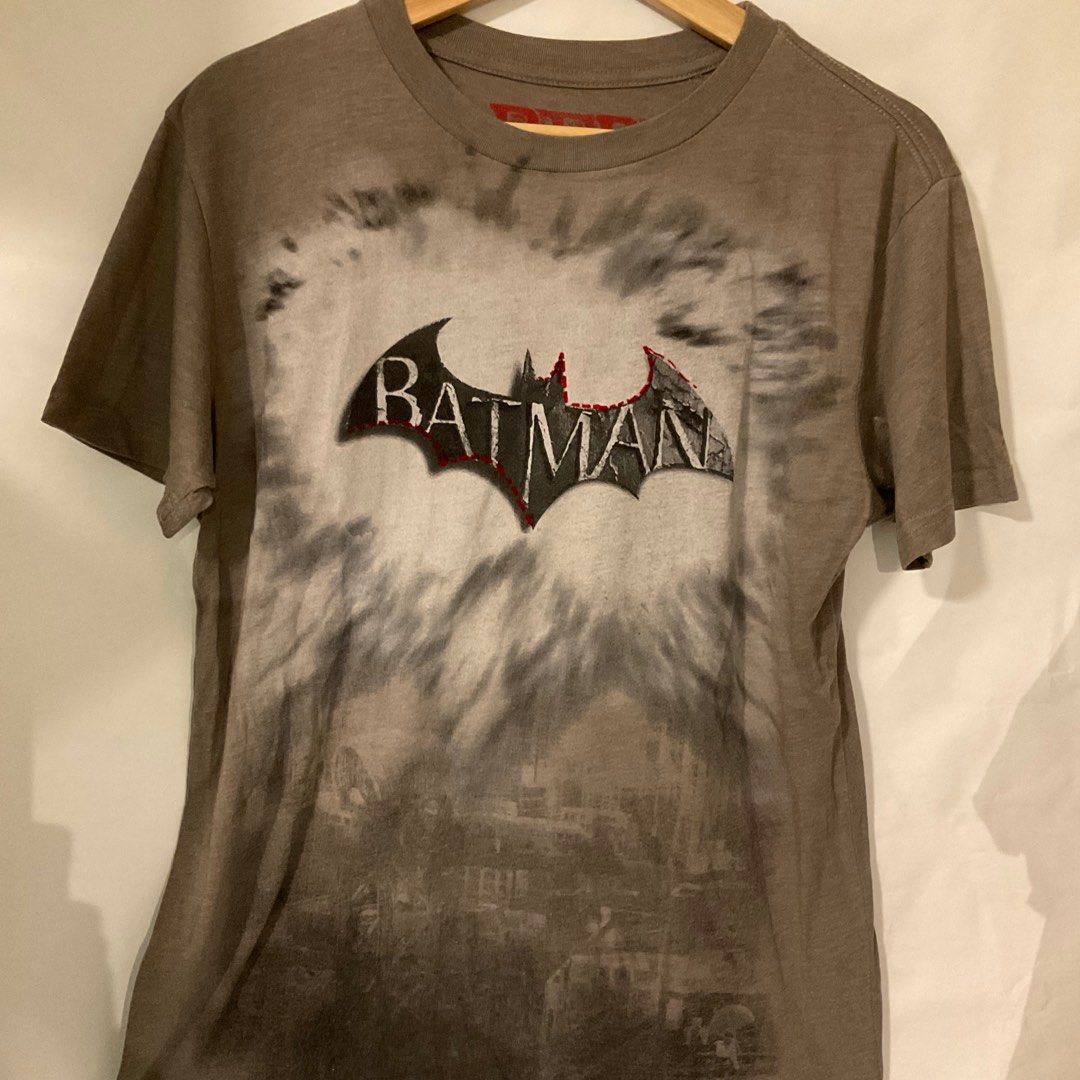 Batman grey classic logo collector shirt , Men's Fashion, Tops & Sets ...
