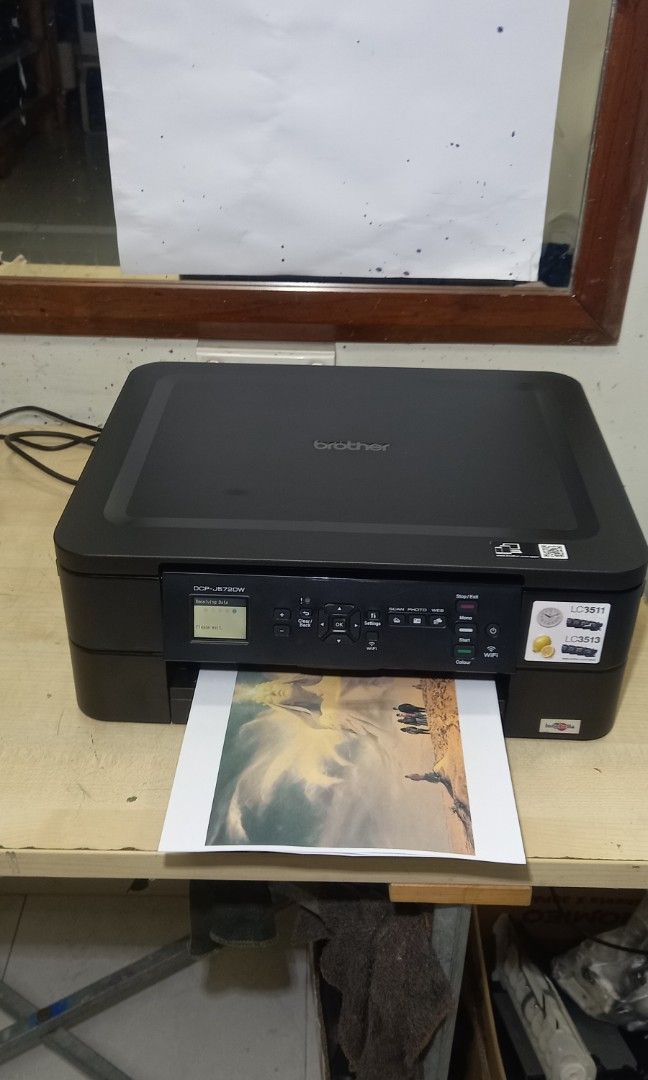 Brother Printer DCP-J572DW ( Original brother cartridge, ink can be ...