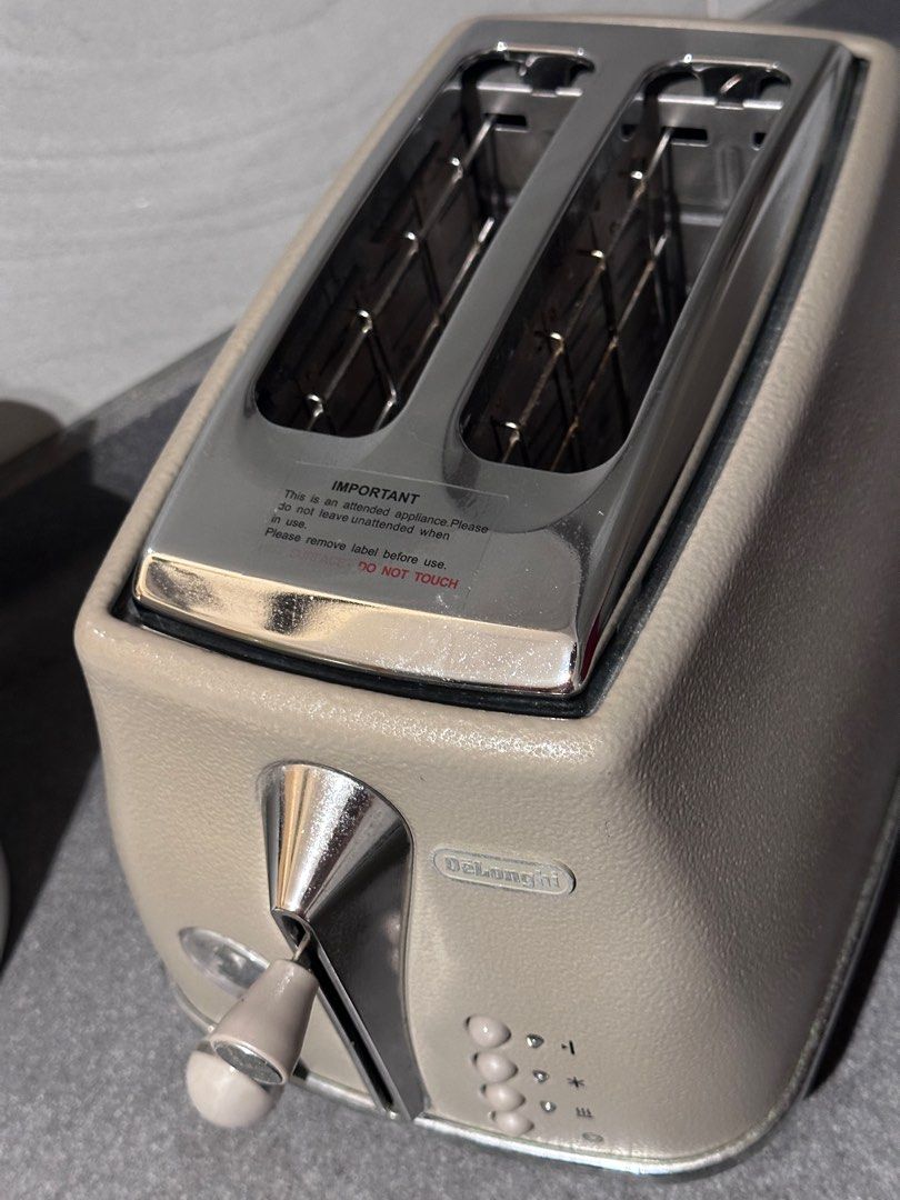 Delonghi Bread Toaster, TV & Home Appliances, Kitchen Appliances, Ovens ...