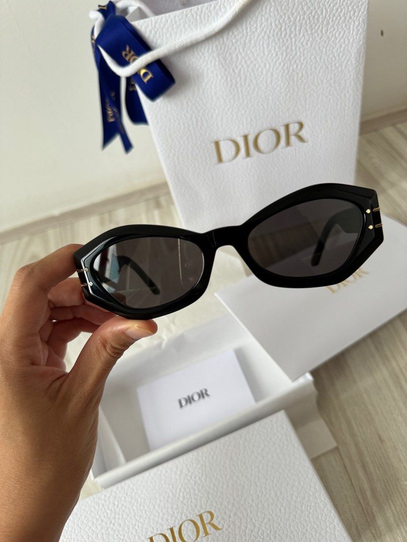 DIOR signature B1U, Women's Fashion, Watches & Accessories, Sunglasses ...