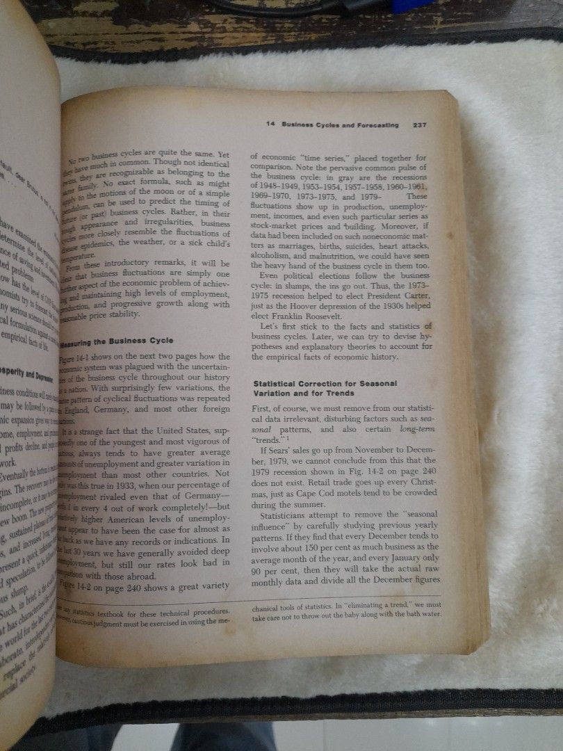 Economics 11th Edition by Samuelson, Hobbies & Toys, Books & Magazines ...