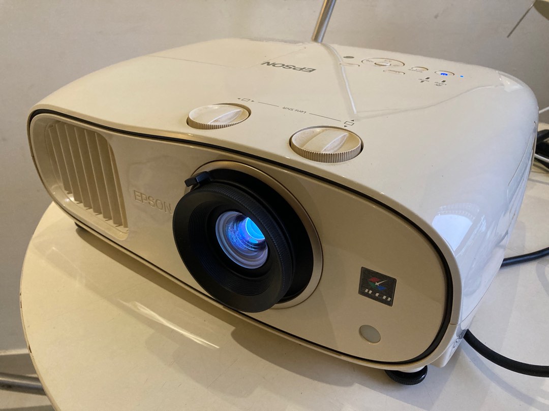 (80% OFF) Epson 3D Projector 3500 - Powerlite Home Cinema, TV & Home ...